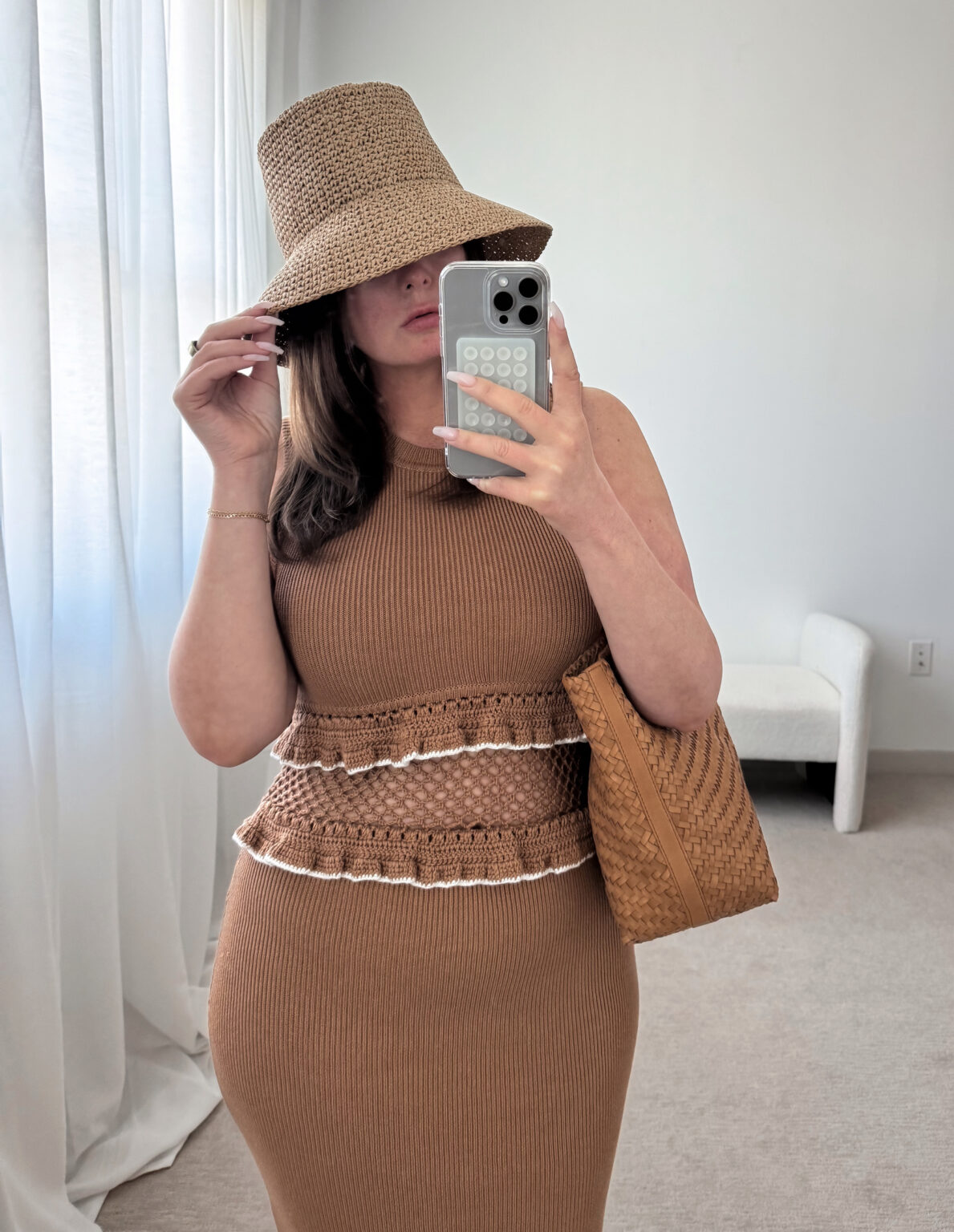 SPRING OUTFITS: BODY HUGGING MAXI DRESSES